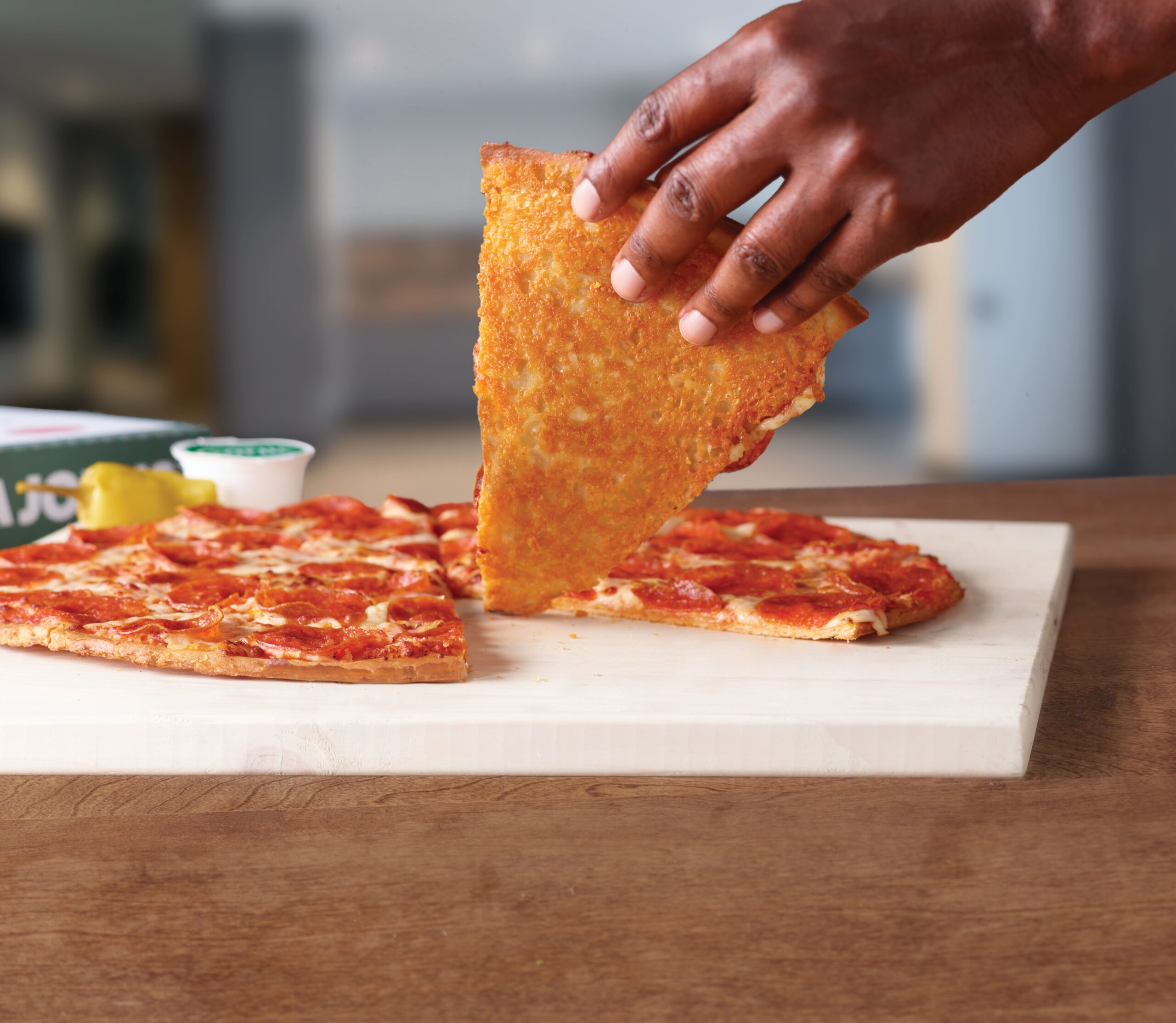Parmesan Crunch, la nueva masa que trae Papa Johns para el cierre de ...