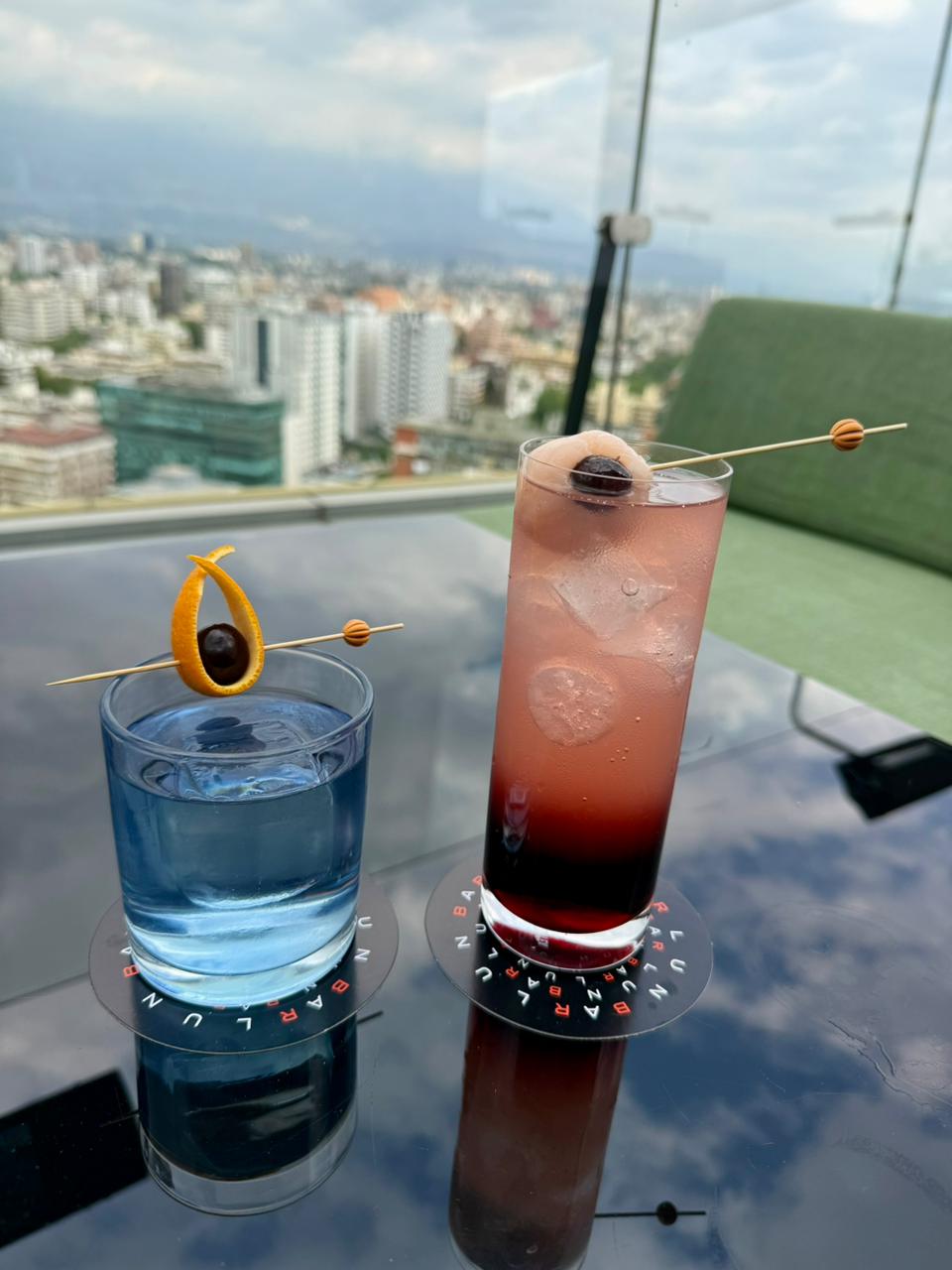 Misterio en las alturas: Luna Bar celebra Halloween bajo las estrellas ...